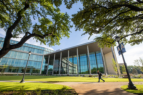 Genome Center Targets Disease at the Genetic Level | Dallas Regional ...